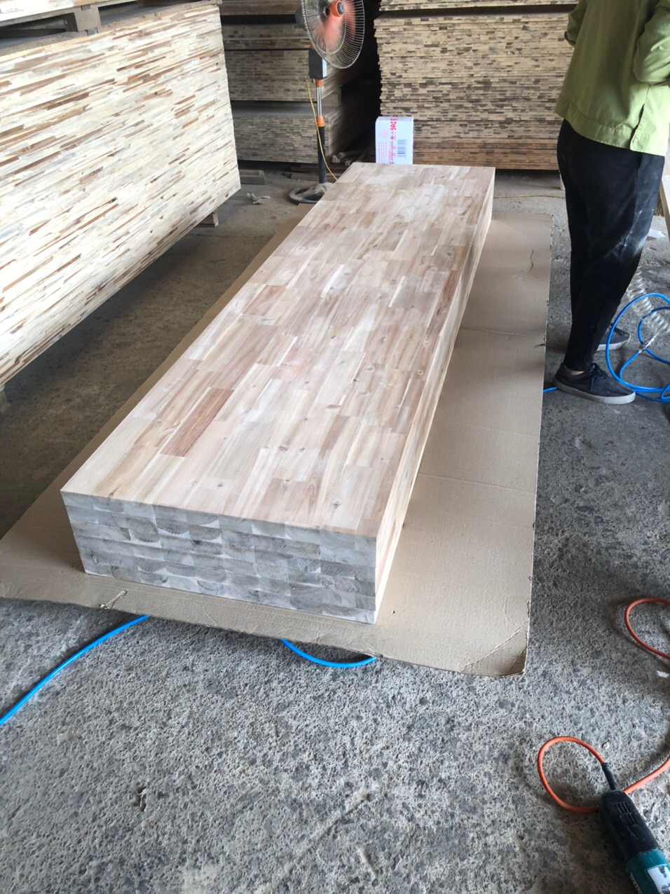 Premium Acacia Butcher Block - Ideal for Kitchen Countertops